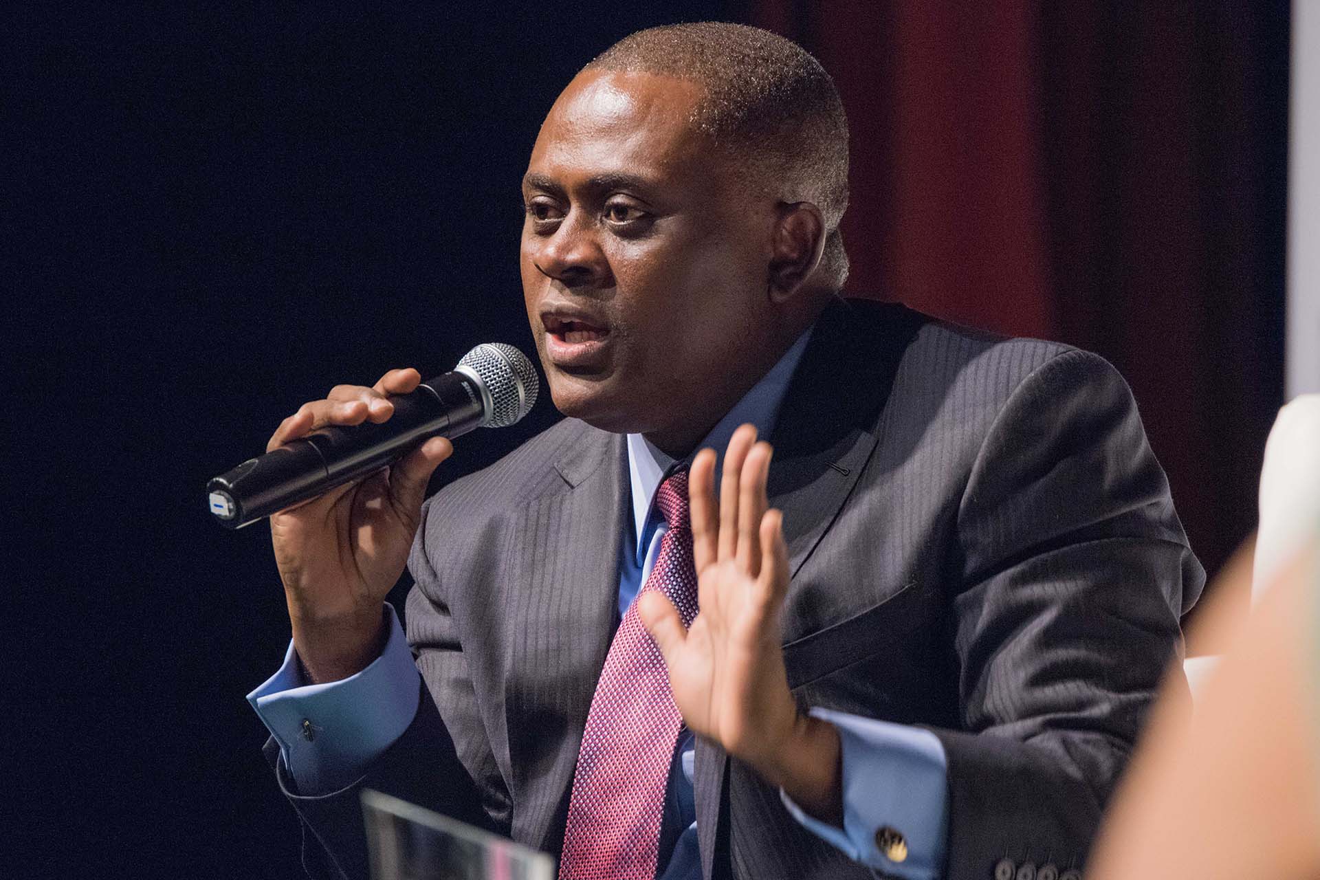 Bennet Omalu Vs Nfl La Colosal Batalla Del Médico Que Descubrió Las