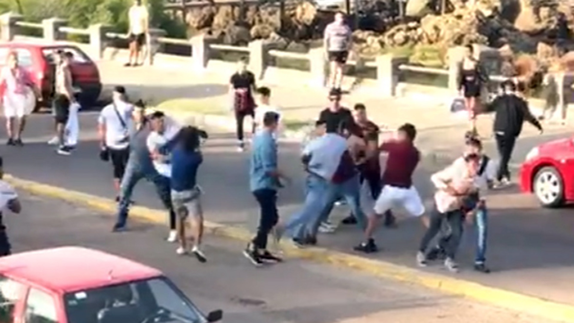 Batalla Campal En La Costanera De Piriápolis Argentinos Y Uruguayos Se